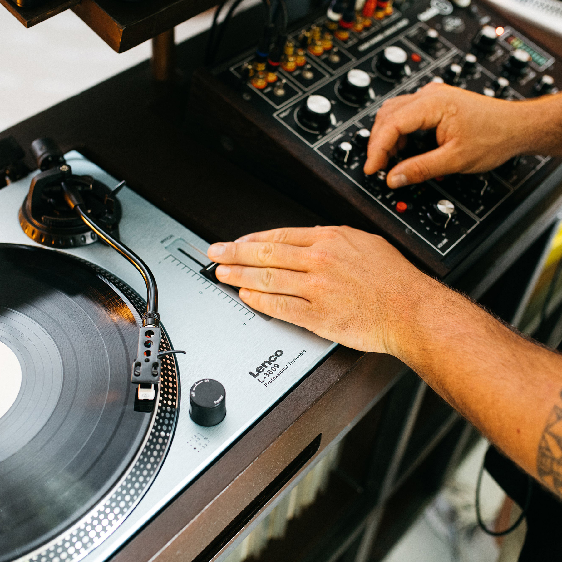 Lenco Direct-Drive Turntable - Metallic - Pacific Hi Fi