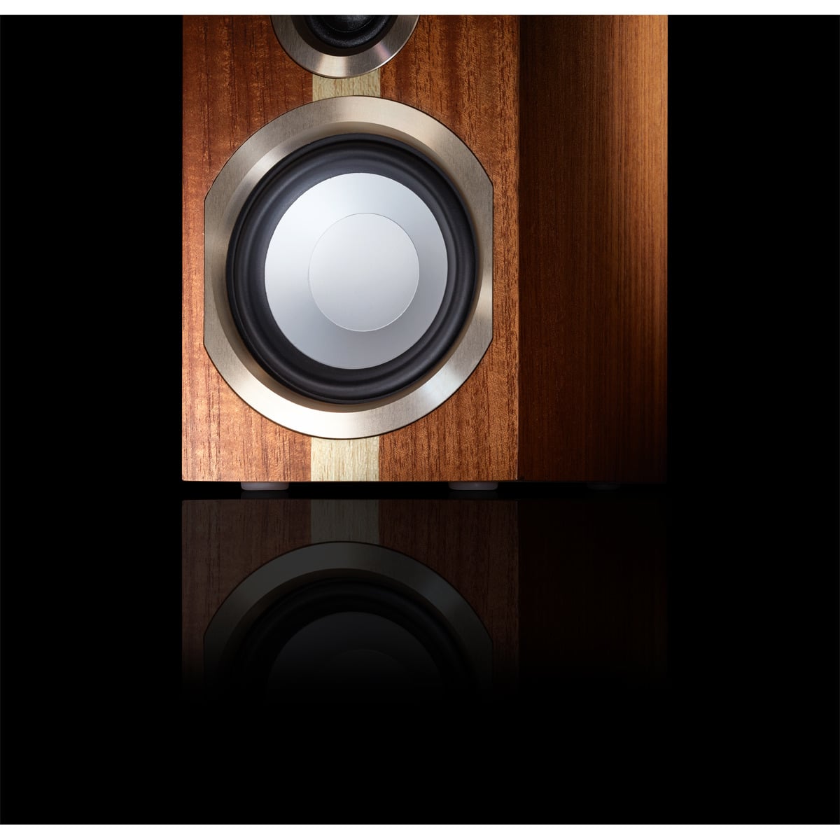 Magnat Humidor Bookshelf Speaker - Pacific Hi Fi