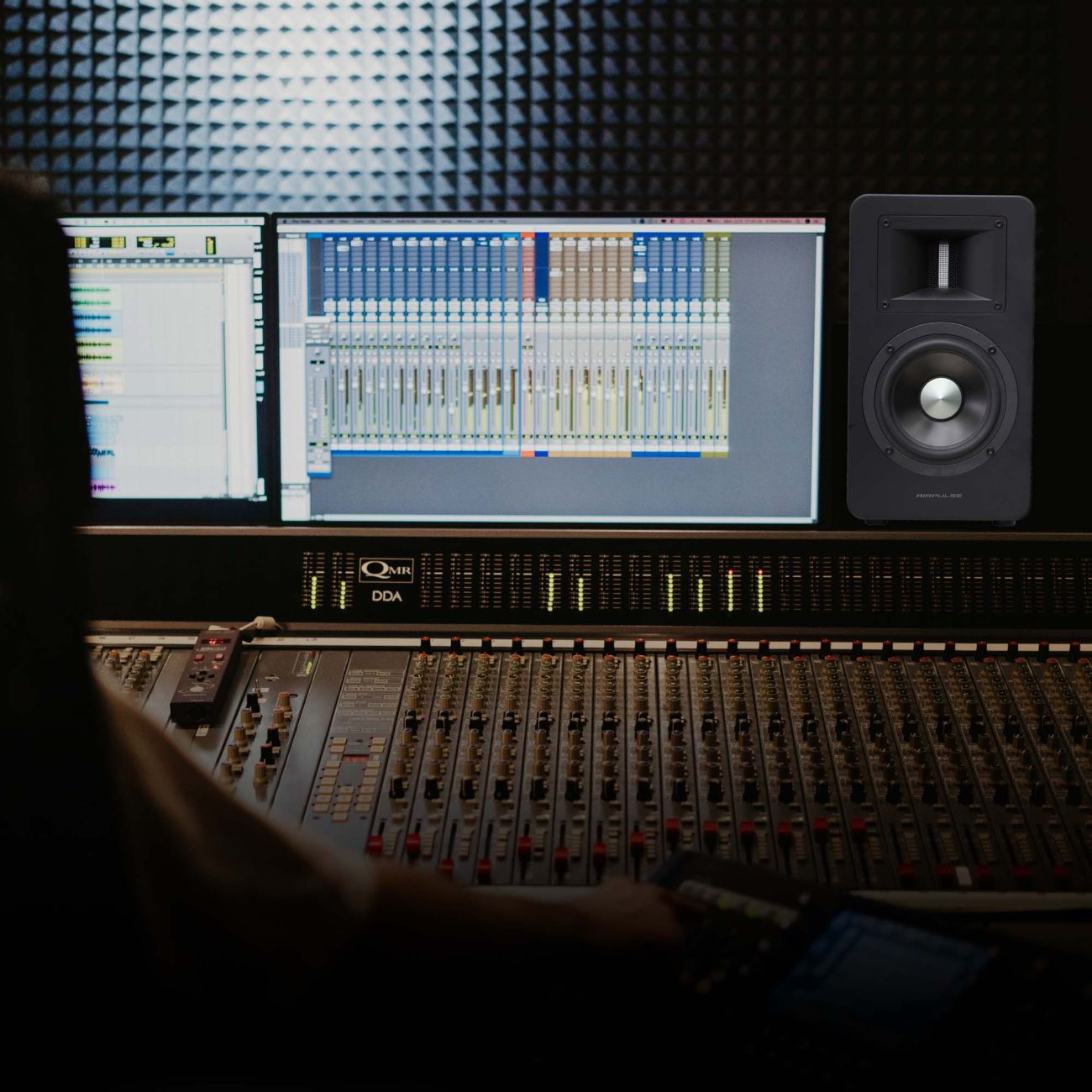 Airpulse SM200 Powered Studio Monitors - Pacific Hi Fi